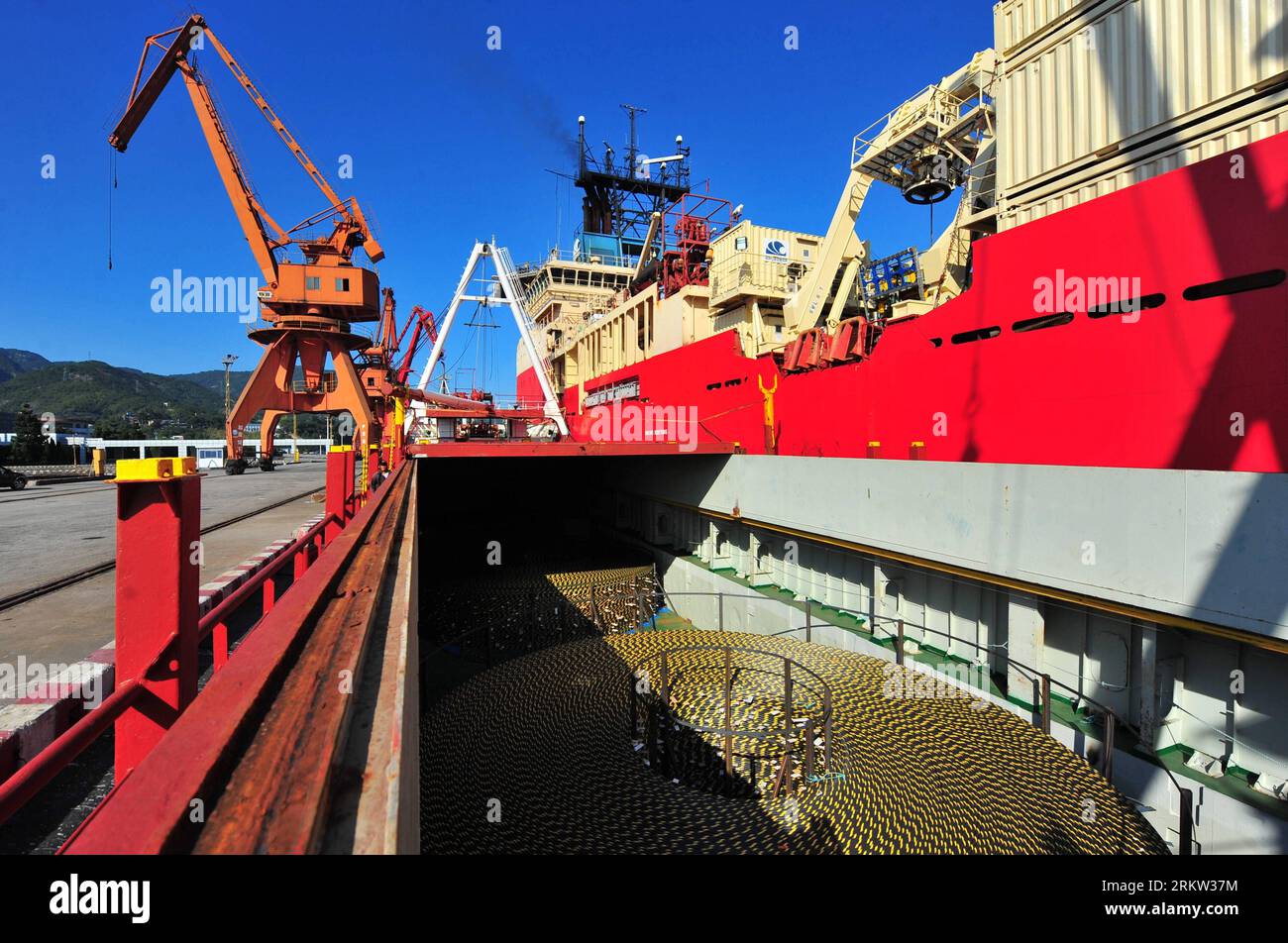 Undersea cables hi-res stock photography and images - Alamy