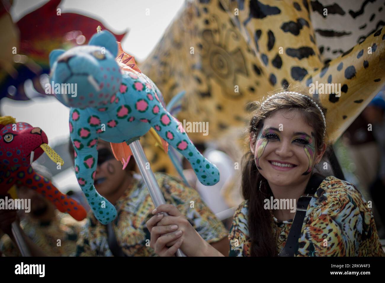 Mexican folk art sculptures hi-res stock photography and images - Alamy