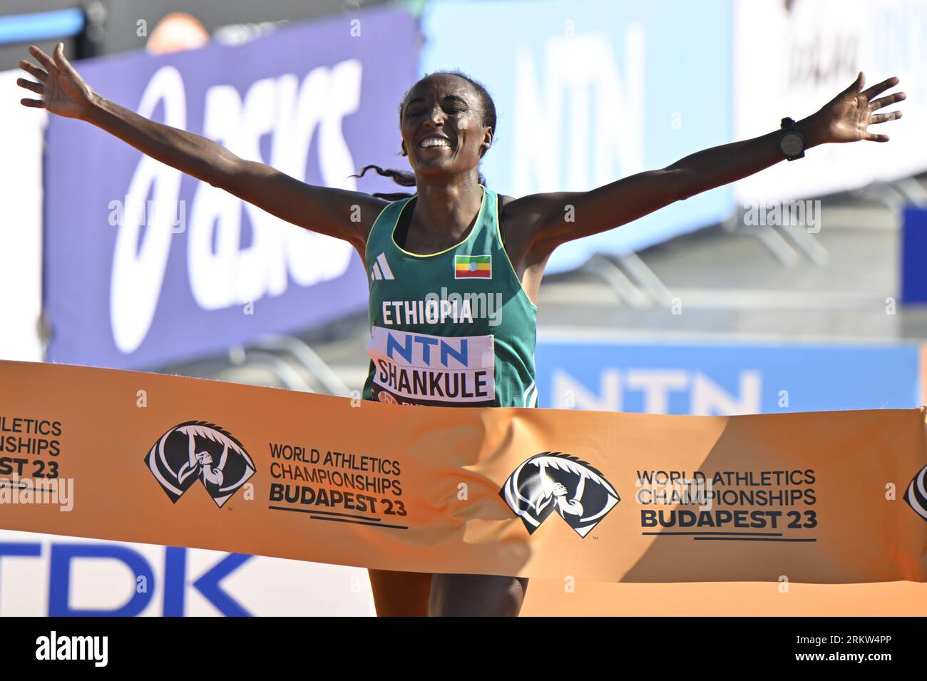 Budapest, Hungary. 26th Aug, 2023. Ethiopian Amane Beriso Shankule ...
