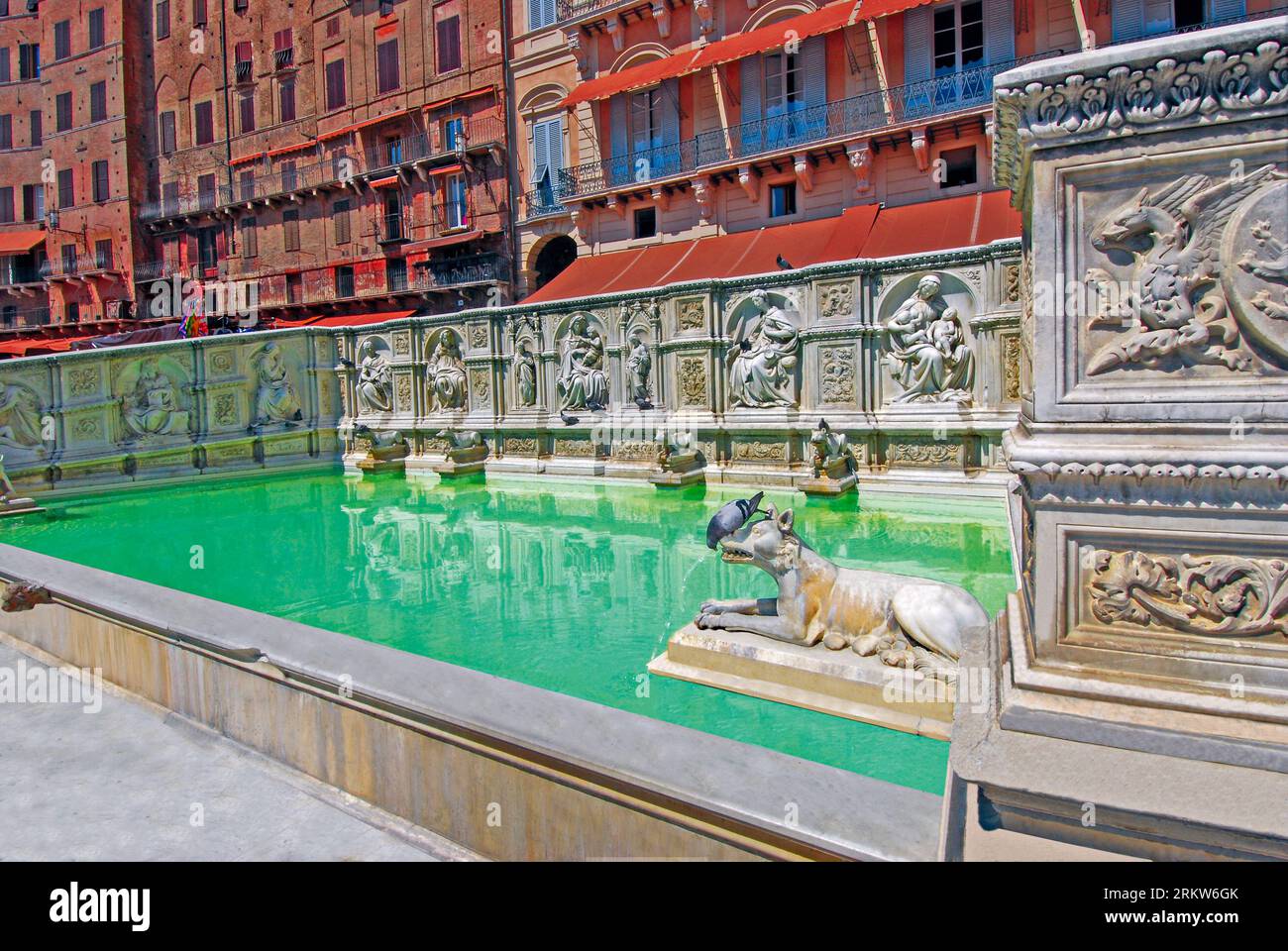 The Fonte Gaia in Piazza del Campo, his characters are a document of ...