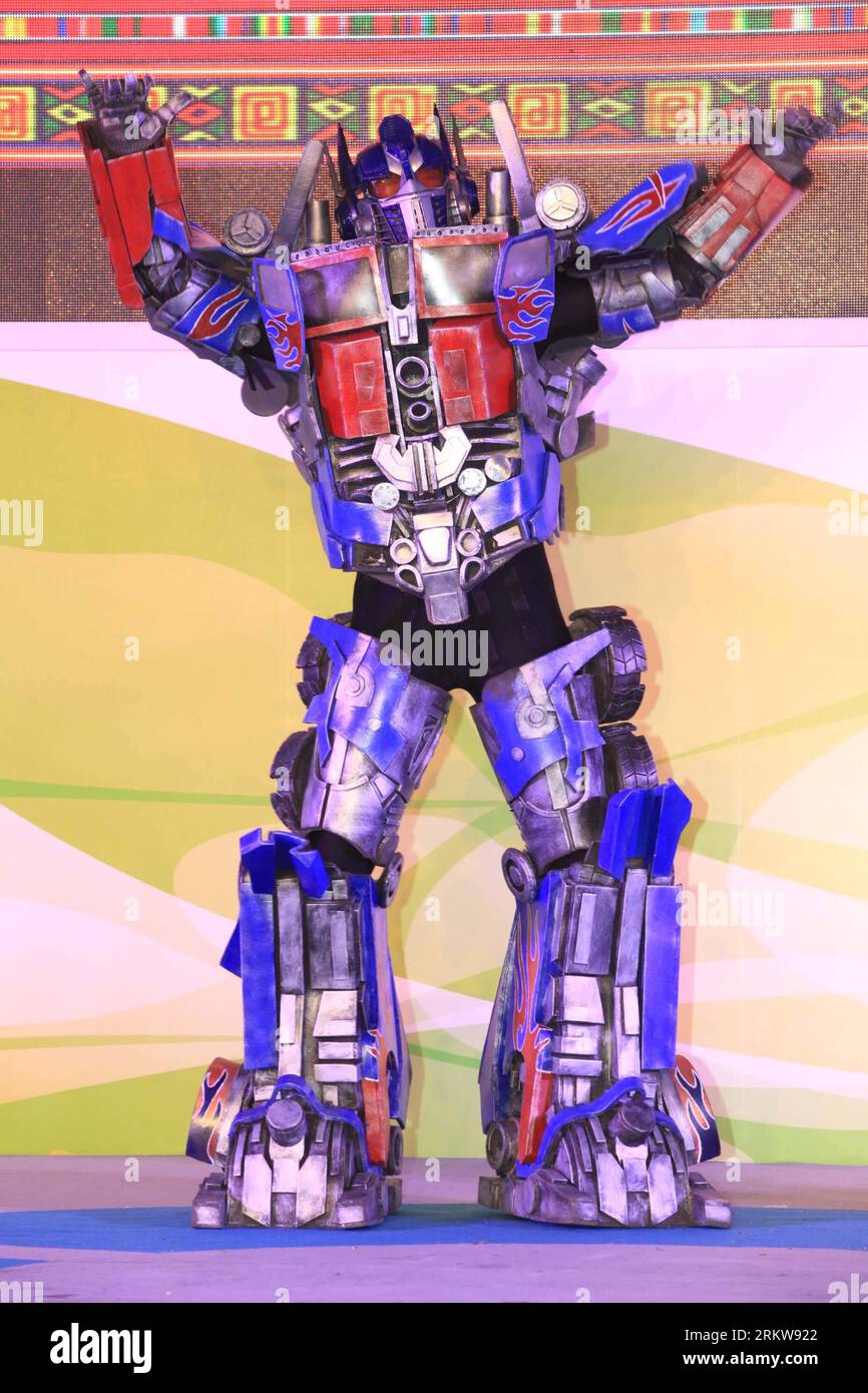 Dressed as a transformer hi-res stock photography and images - Alamy