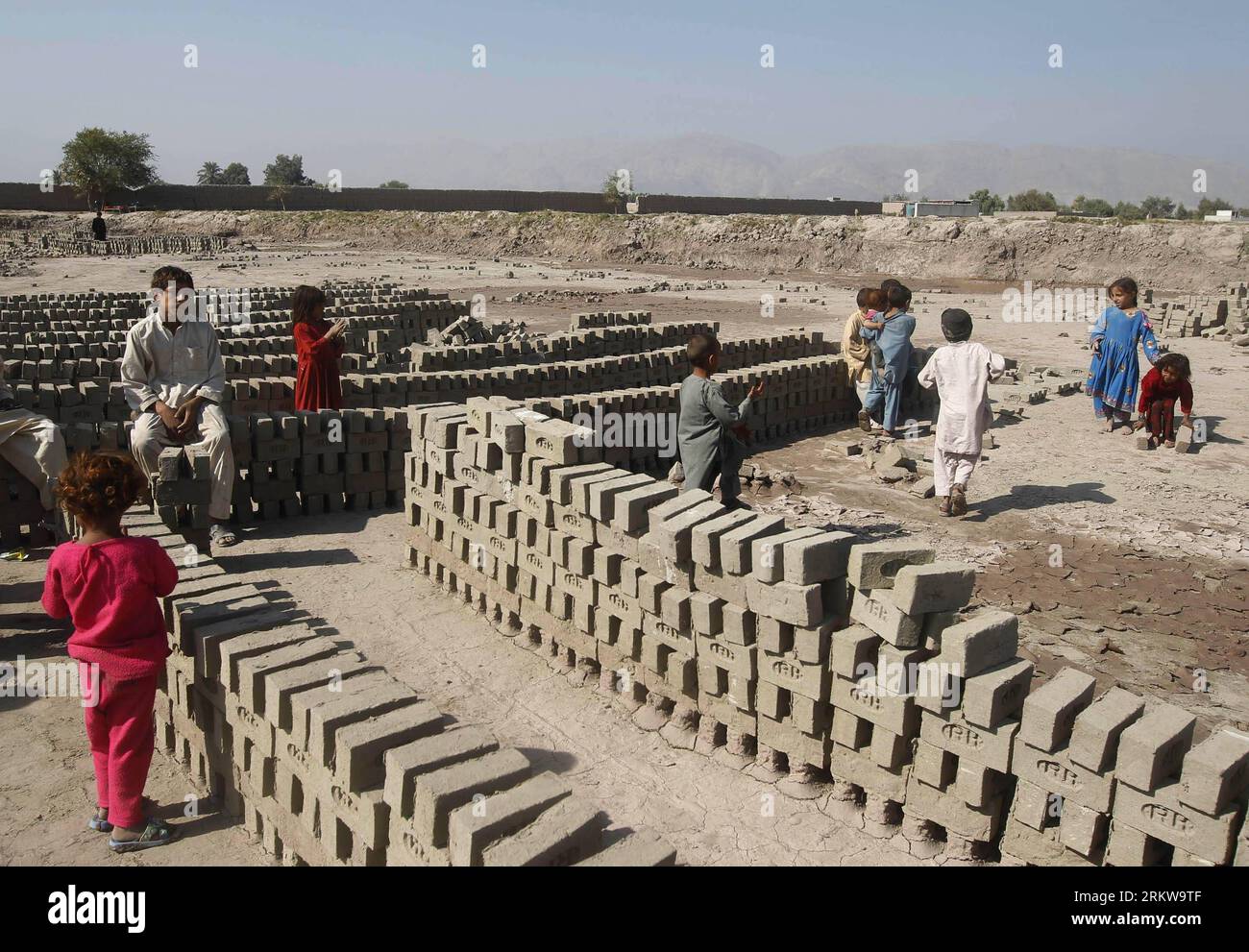 Child factory 18 hi-res stock photography and images - Alamy