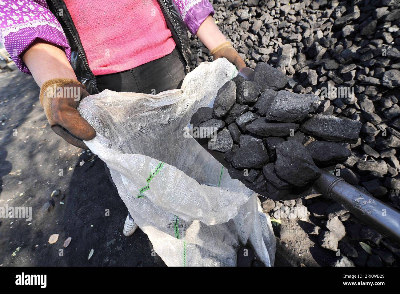 Coal drop yard hi-res stock photography and images - Alamy