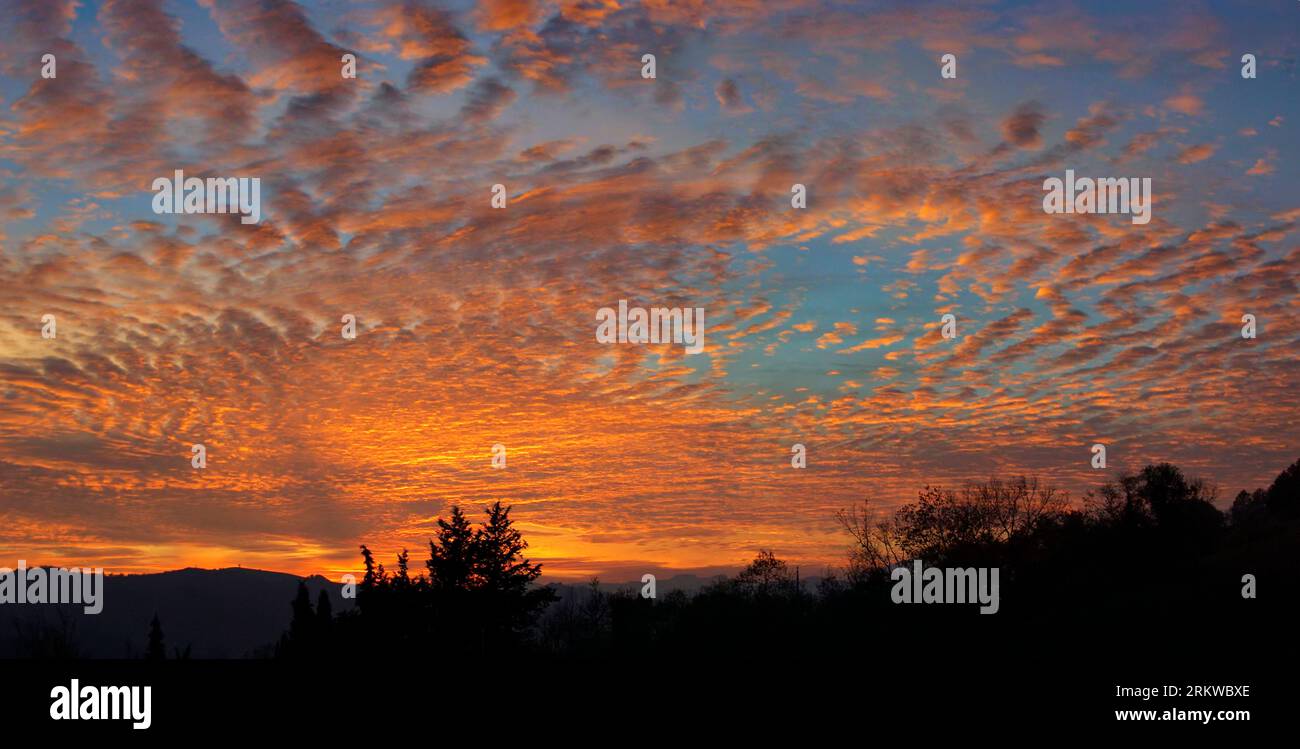 Tramonto del cielo al tramonto hi-res stock photography and images - Alamy