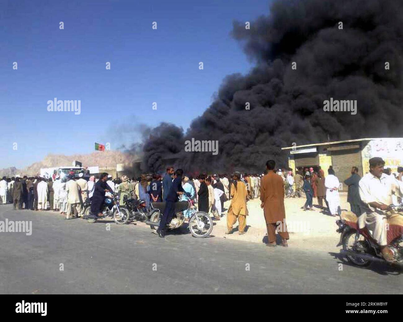 Pakistan gas hi-res stock photography and images - Alamy