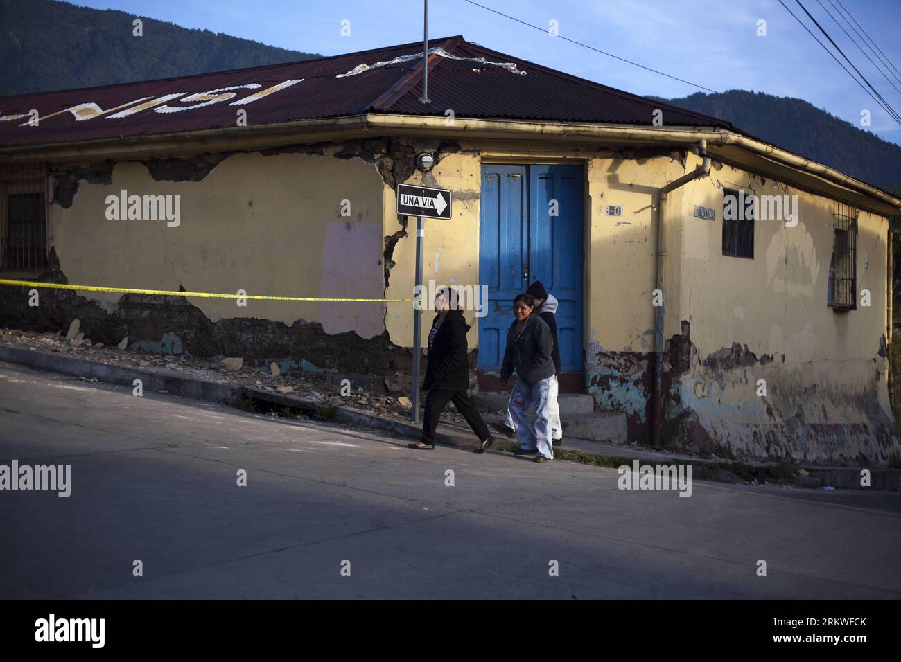 2012 guatemala earthquake hi-res stock photography and images - Alamy