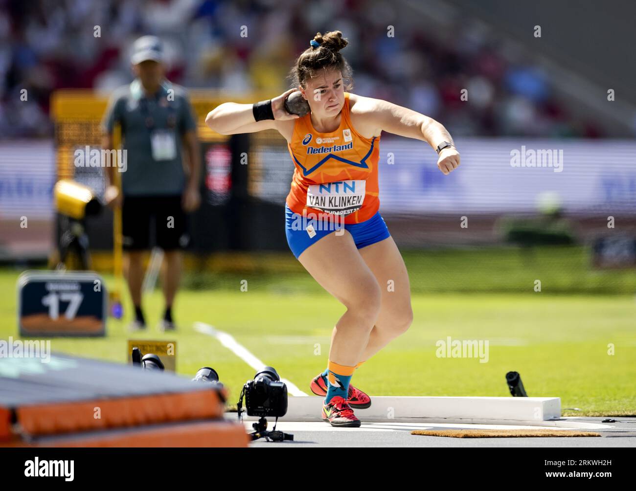 BUDAPEST - Jorinde van Klinken in action during the shot put during the ...