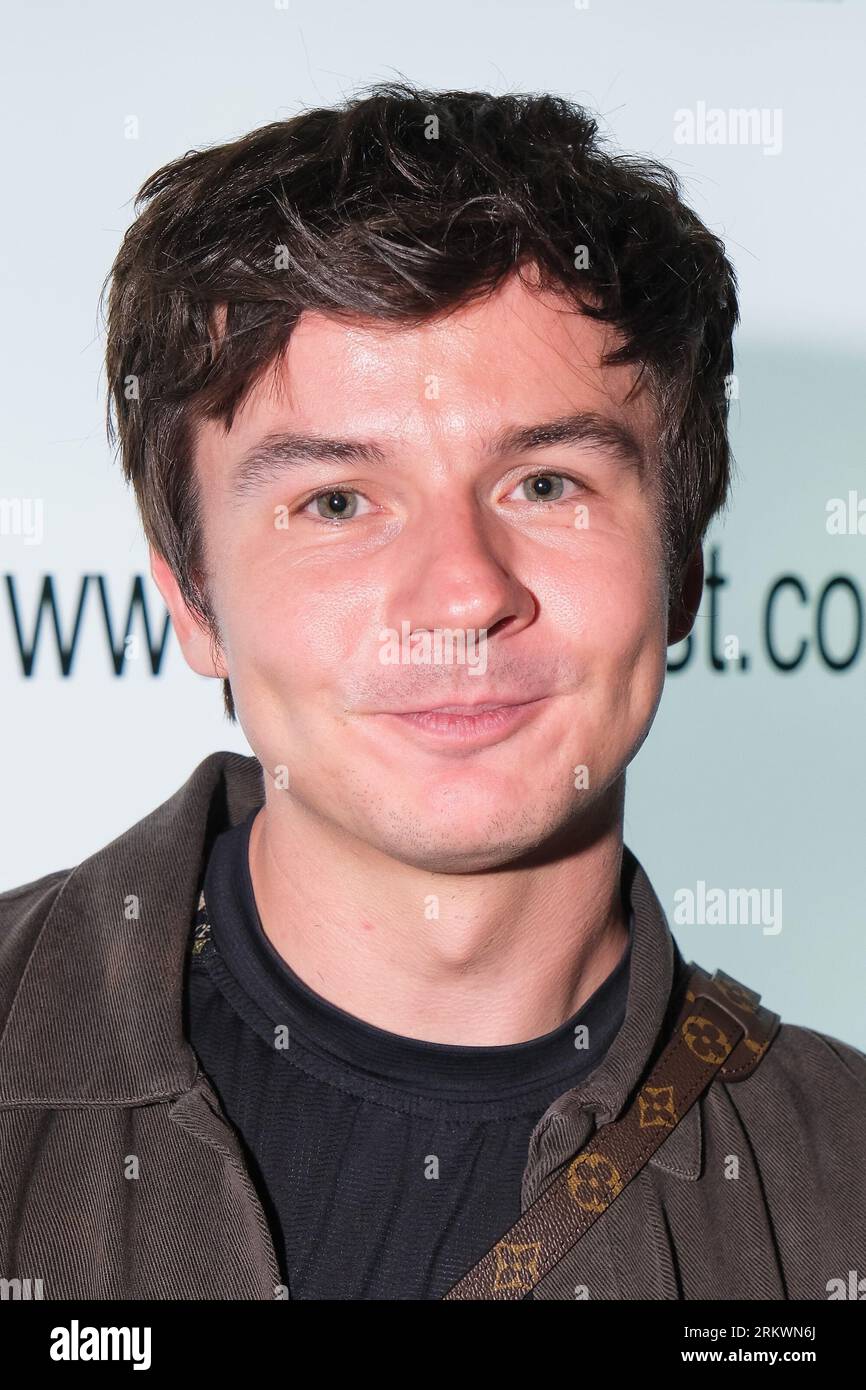 World premiere of doctor jekyll during pigeon shrine frightfest hi-res stock photography and ...