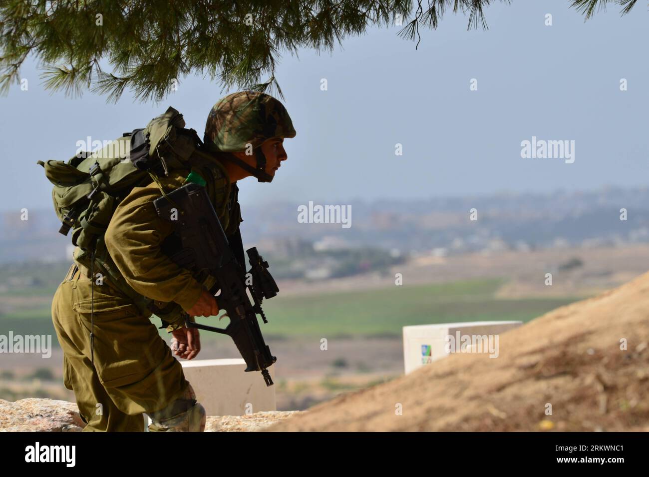 Isr militar hi-res stock photography and images - Alamy