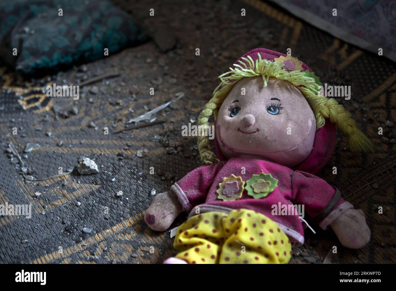 Old destroyed doll hi-res stock photography and images - Alamy