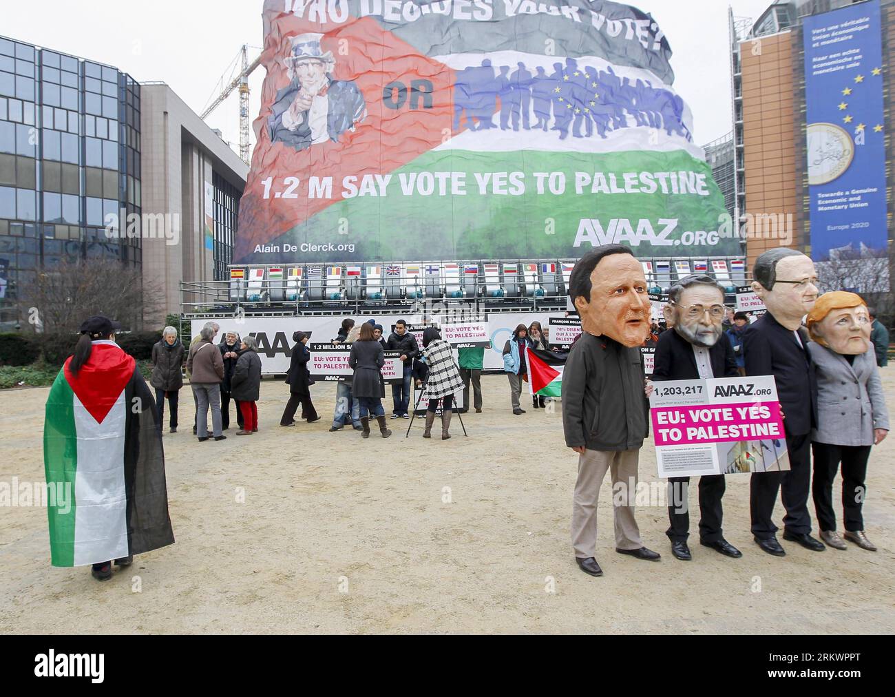 Angela merkel cameron flag hi-res stock photography and images - Alamy
