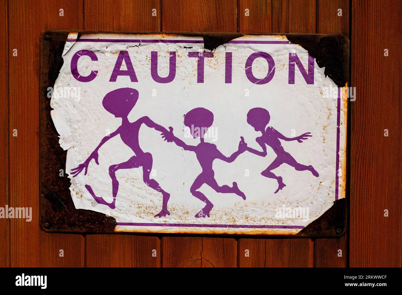 Caution aliens garden gate sign hi-res stock photography and images - Alamy