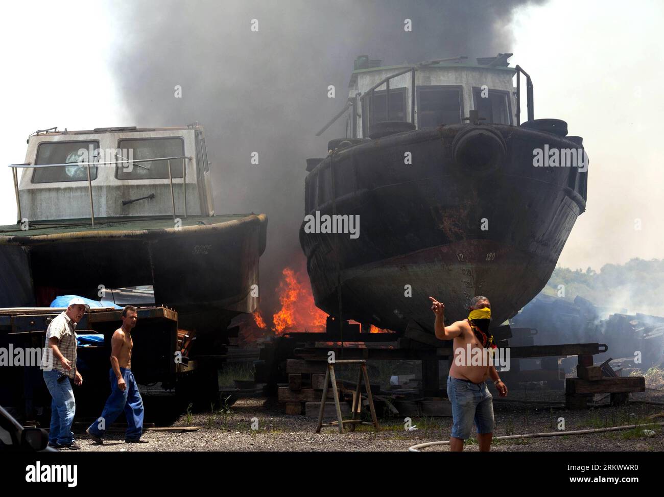 Burning ships hi-res stock photography and images - Alamy