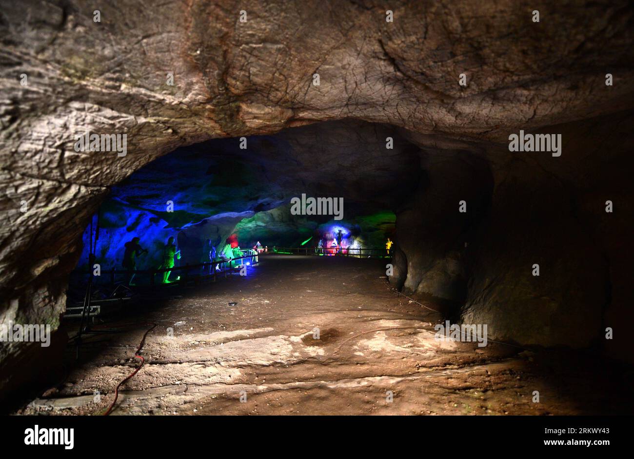 China pottery rice museum hi-res stock photography and images - Alamy