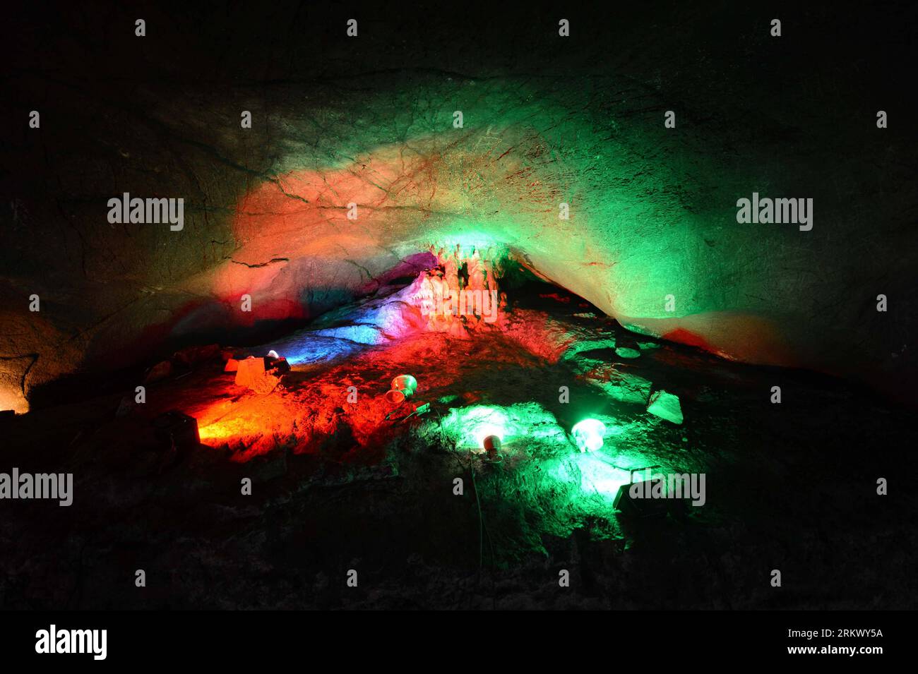 China pottery rice museum hi-res stock photography and images - Alamy