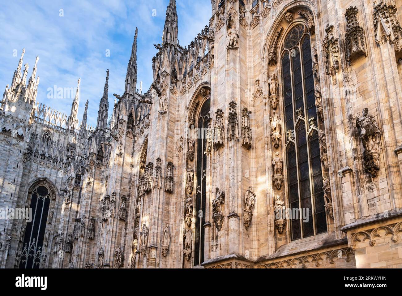 Milan cathedrals hi-res stock photography and images - Alamy