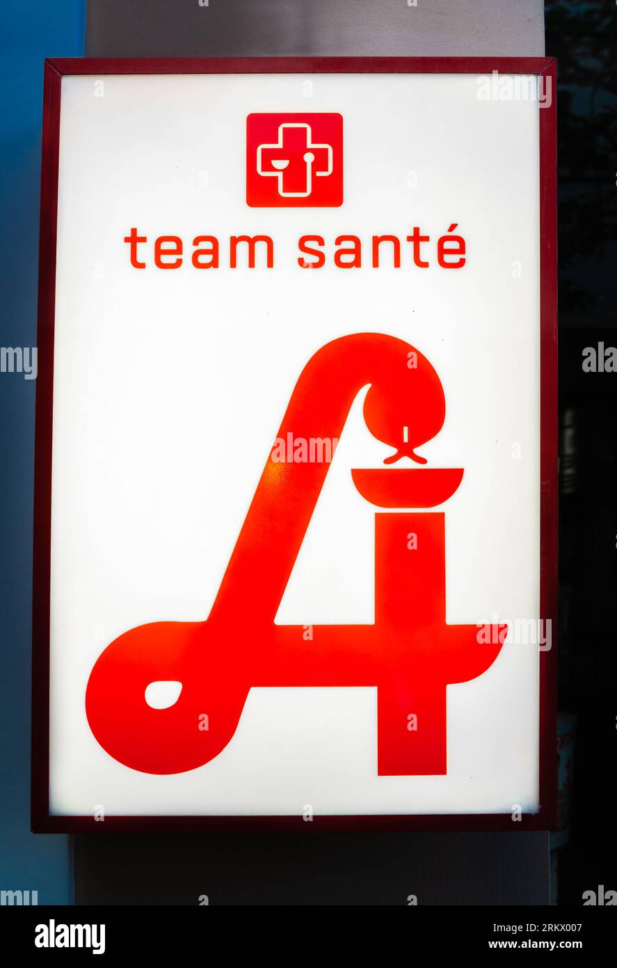 Chain of retail pharmacies hi-res stock photography and images - Alamy