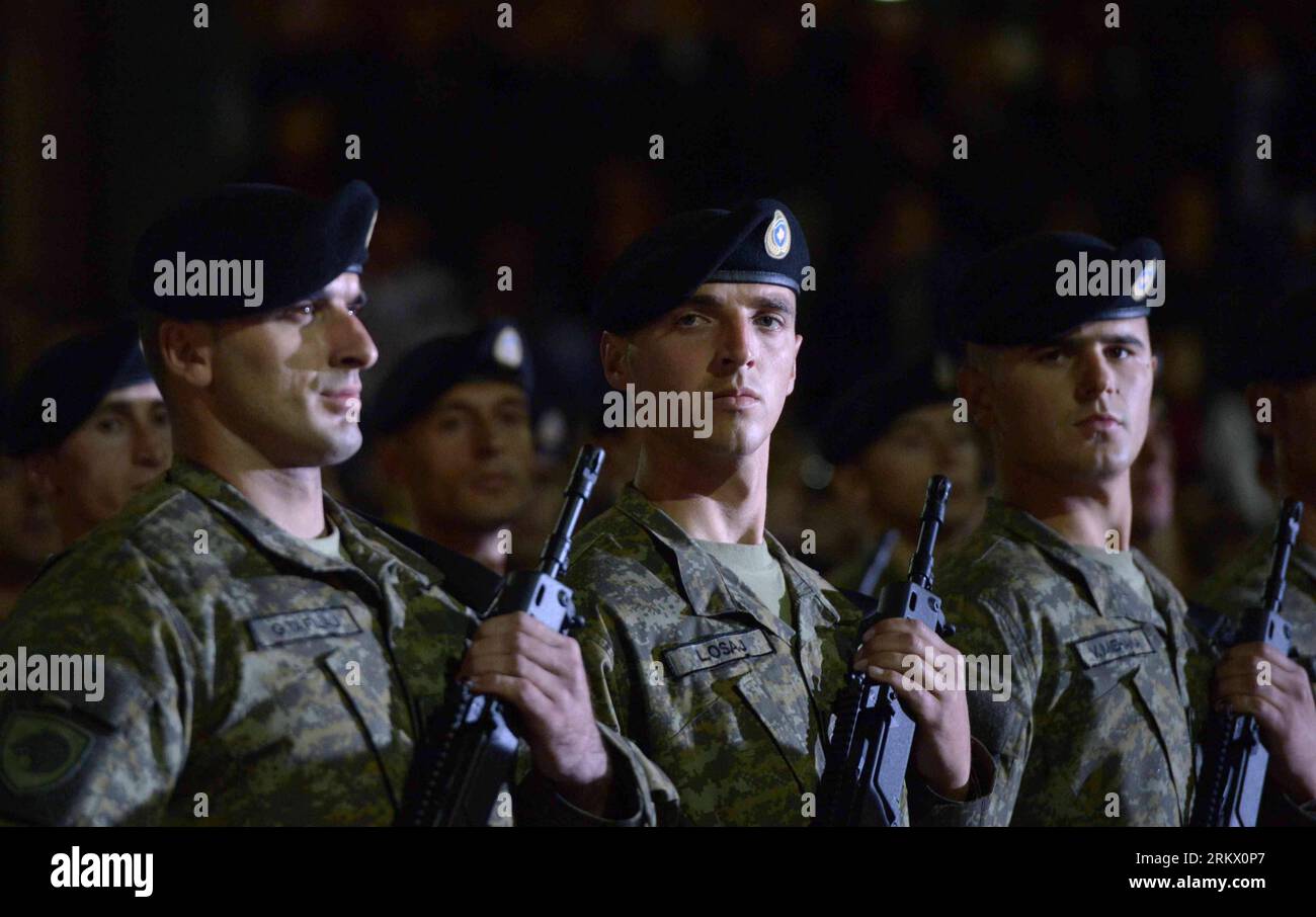 Albanian soldiers hi-res stock photography and images - Alamy