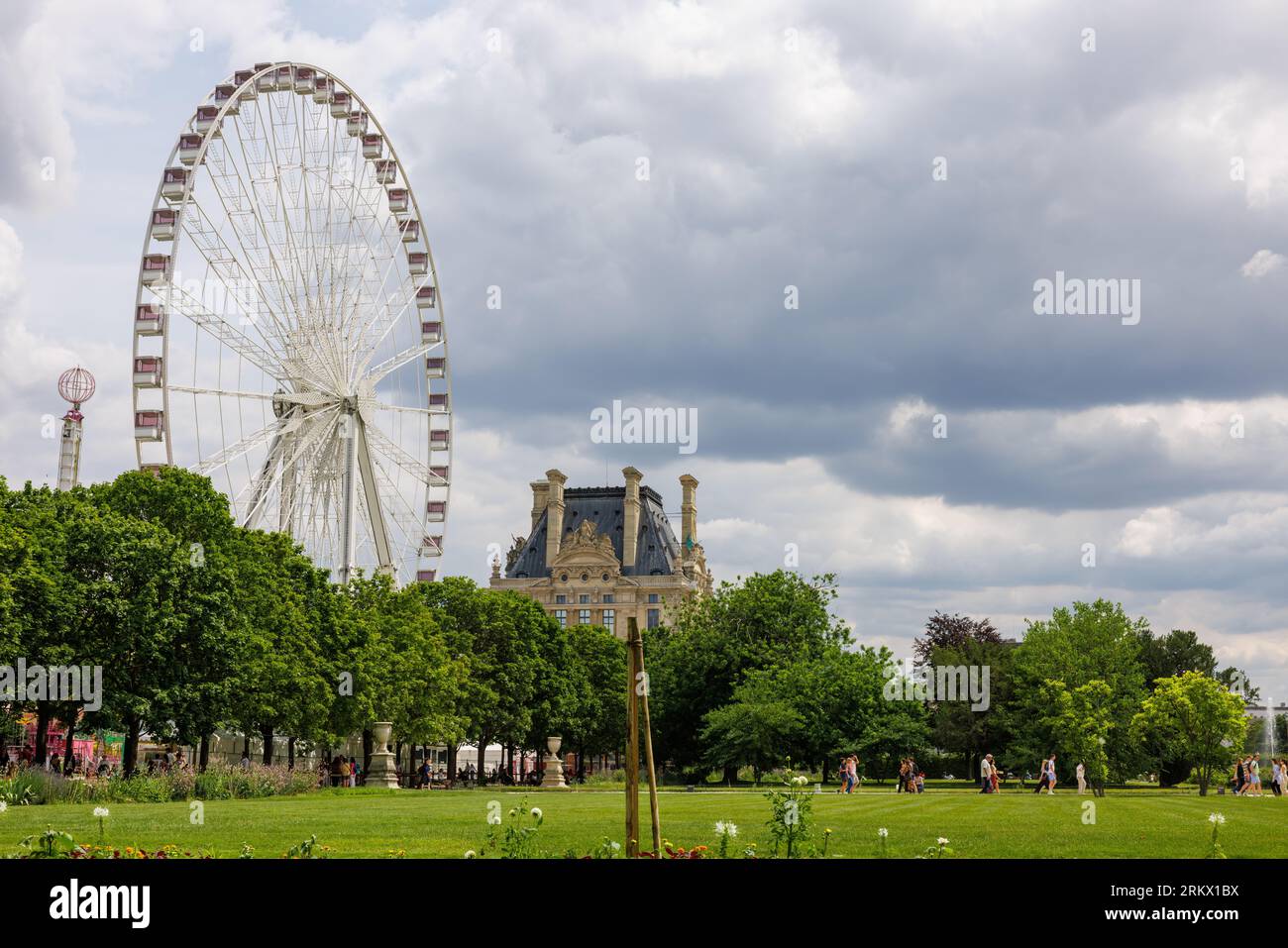 Ferris wheel (Roue de Paris) at Place de la Concorde in Paris, France ...