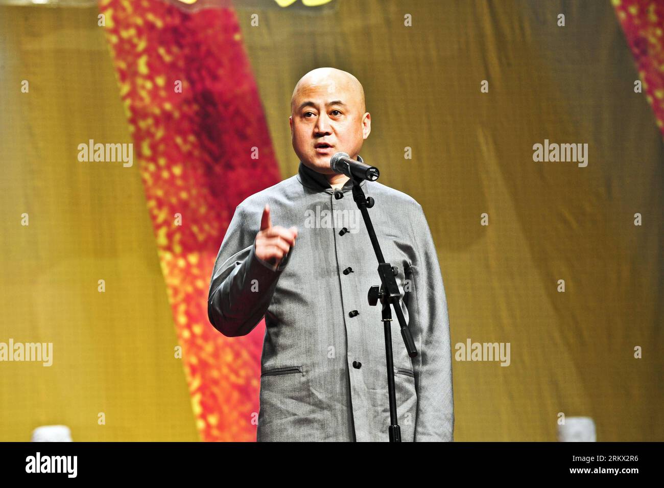 Dialog humour hi-res stock photography and images - Alamy