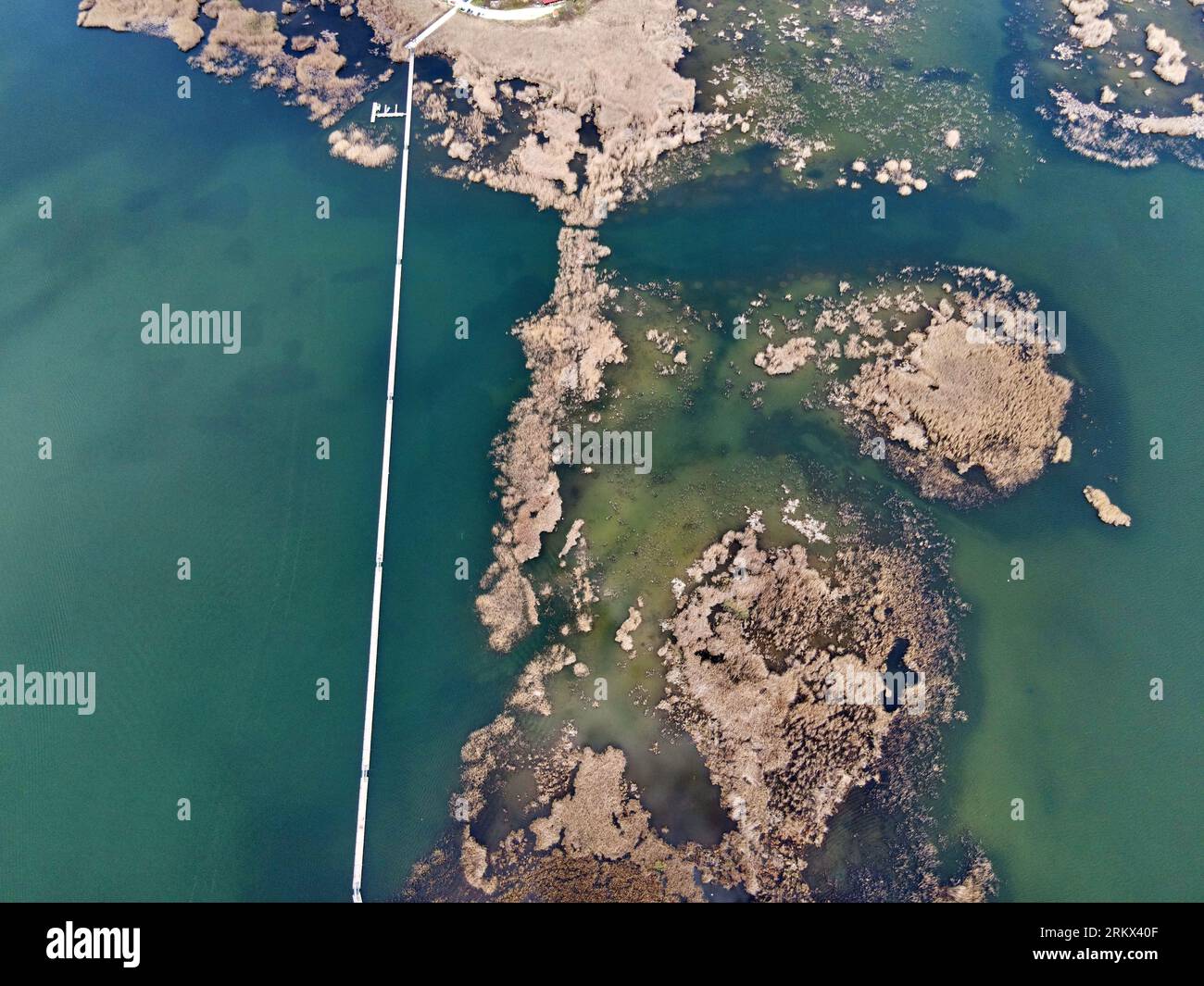 Cold lake map hi-res stock photography and images - Alamy