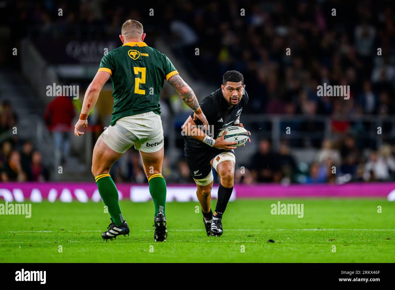 LONDON, UNITED KINGDOM. 25st, Aug 23. Ardie Savea of All Blacks (left ...