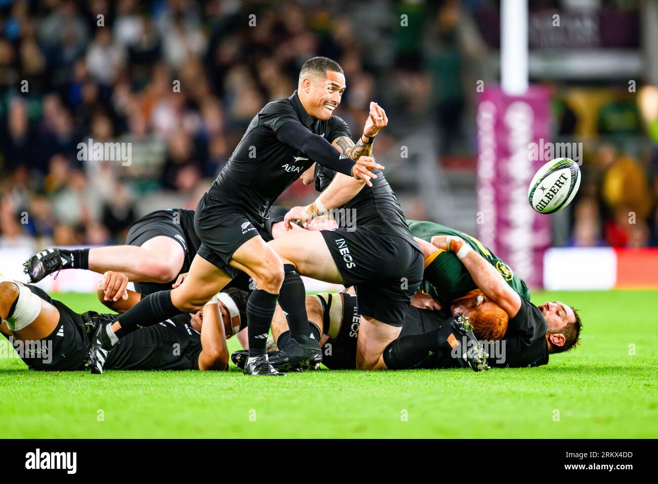 LONDON, UNITED KINGDOM. 25st, Aug 23. Aaron Smith of All Blacks (centre ...