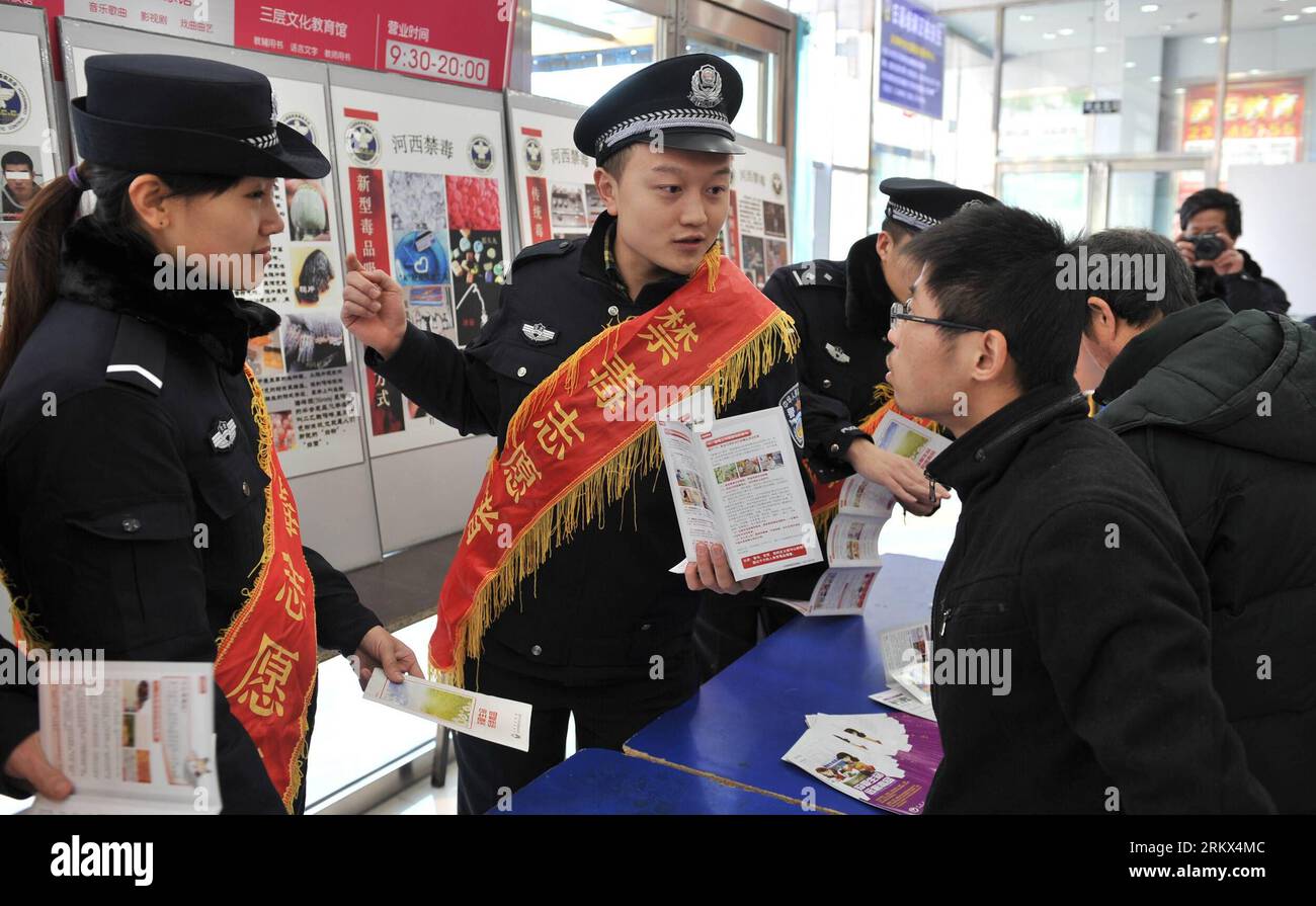 Power of volunteerism hi-res stock photography and images - Alamy