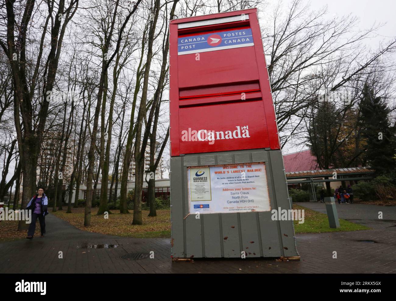 Santa briefkasten hi-res stock photography and images - Alamy