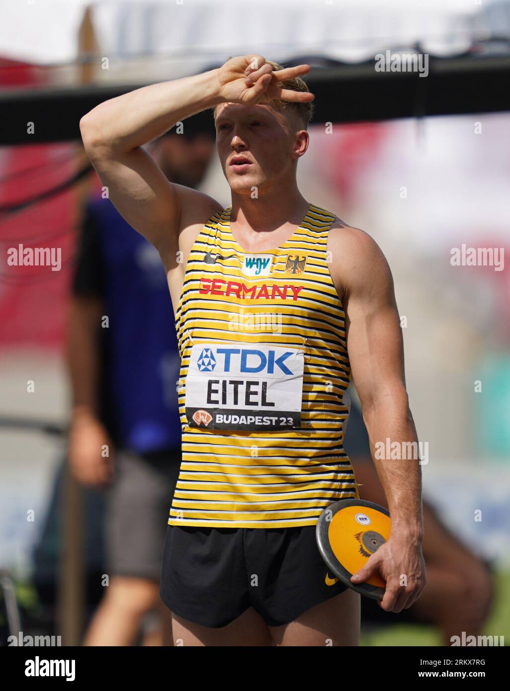 Discus throw men decathlon hi-res stock photography and images - Alamy