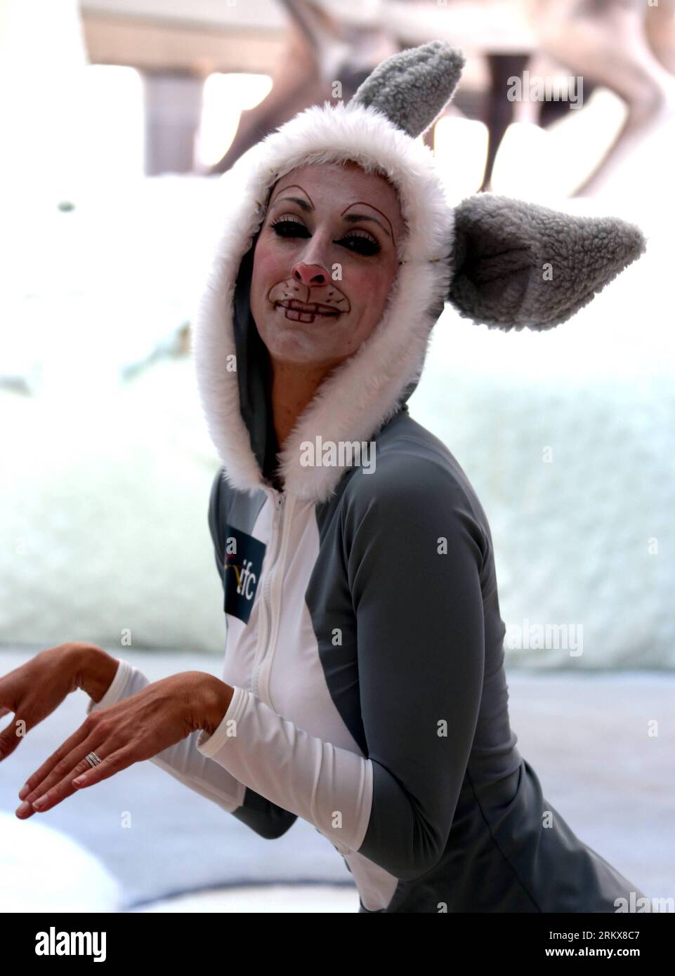 Stunt actors hi-res stock photography and images - Alamy