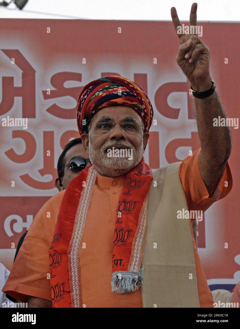 Narendra modi india hat hi-res stock photography and images - Alamy