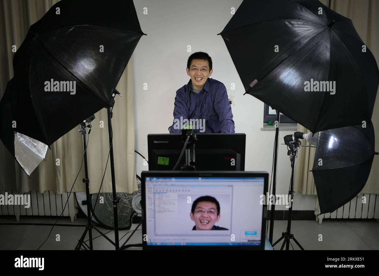 Experimental psychology equipment hi-res stock photography and images ...