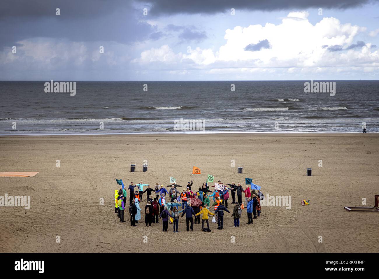 ZANDVOORT - A protest by Extinction Rebellion against the F1 Grand Prix ...