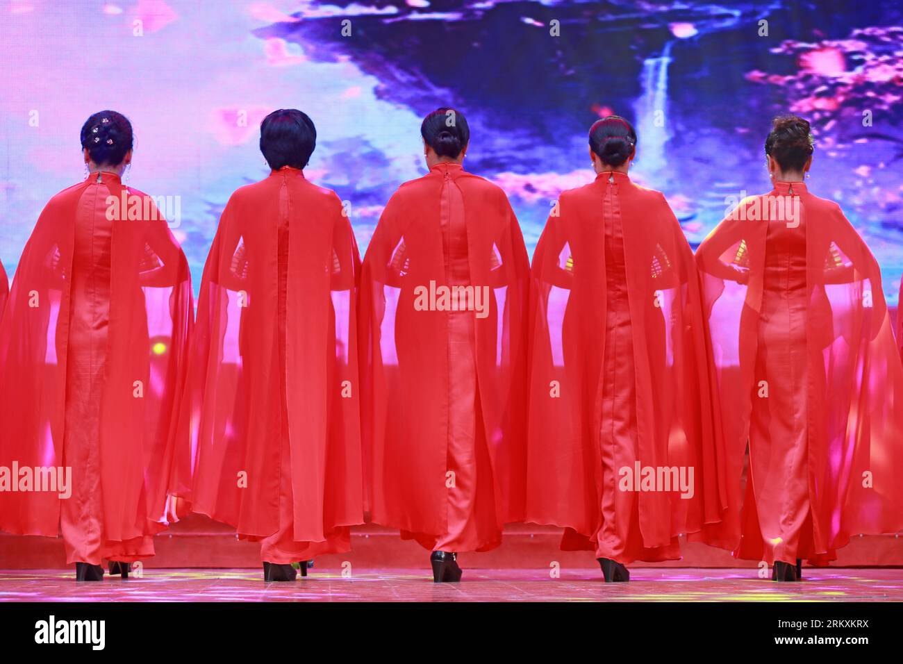 Cheongsam catwalk hi-res stock photography and images - Alamy