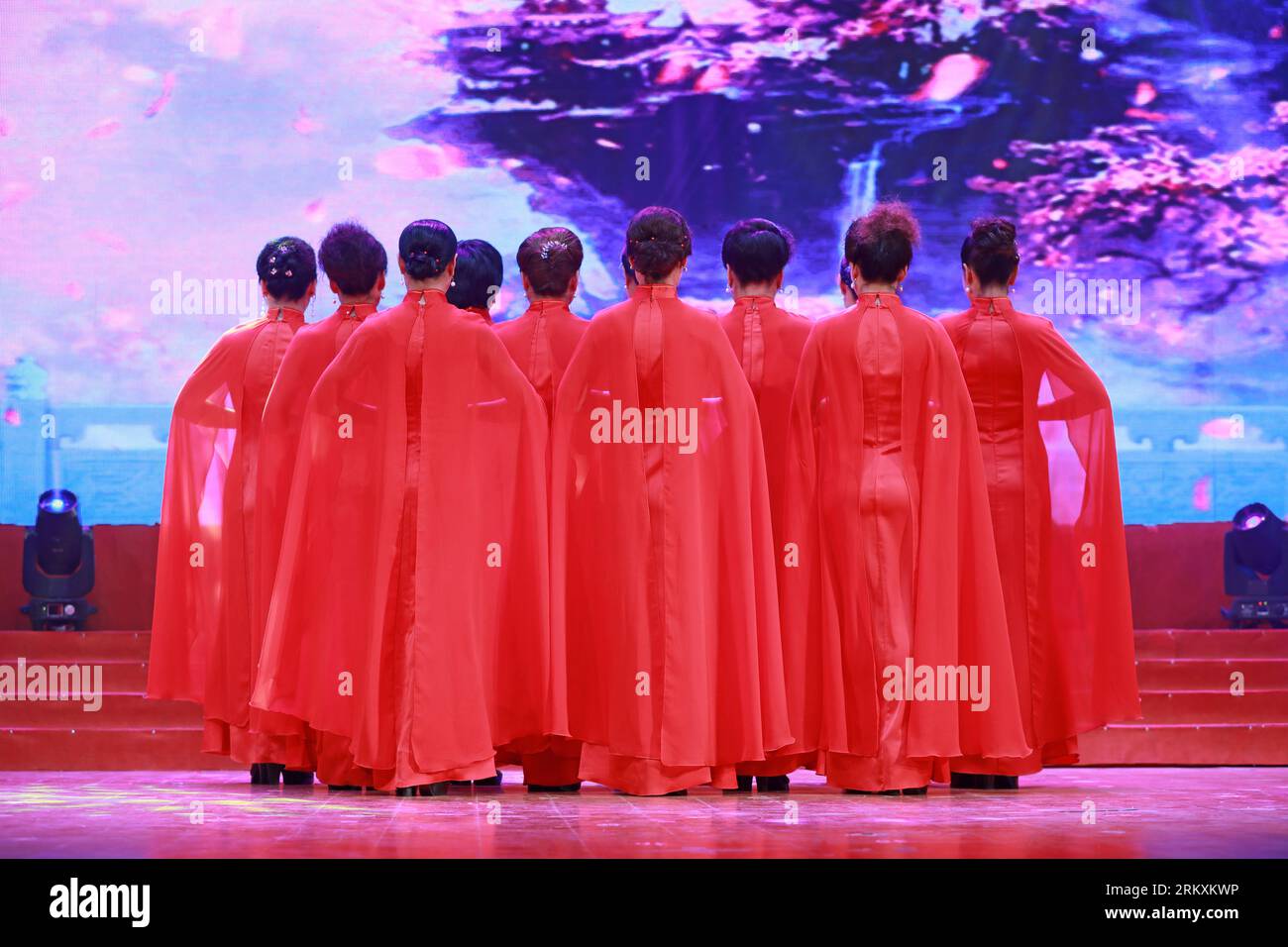 Cheongsam catwalk hi-res stock photography and images - Alamy