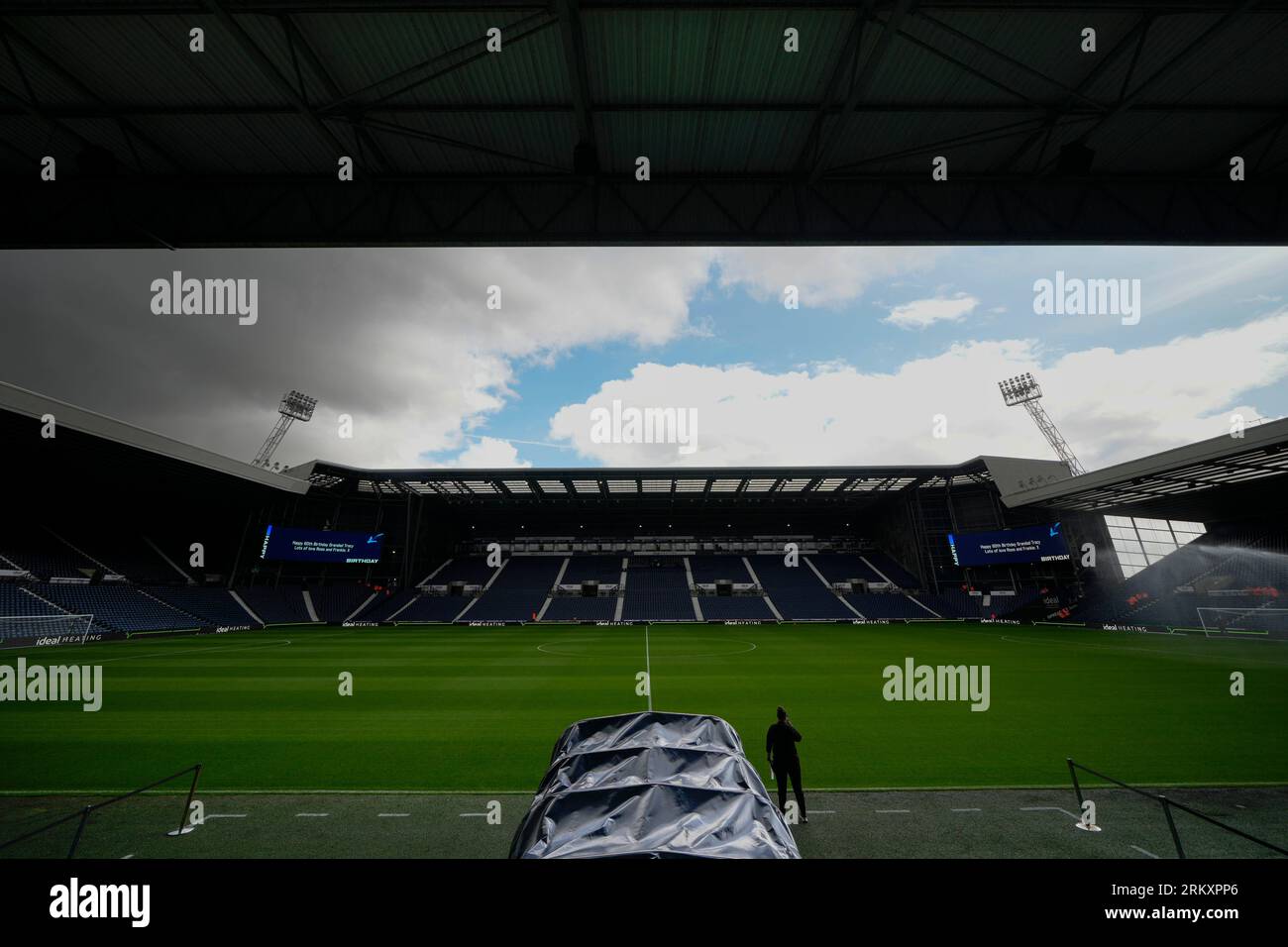 Hawthorns stadium hi-res stock photography and images - Alamy