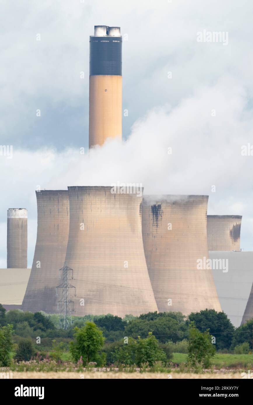 Biomass power station cooling towers hi-res stock photography and ...
