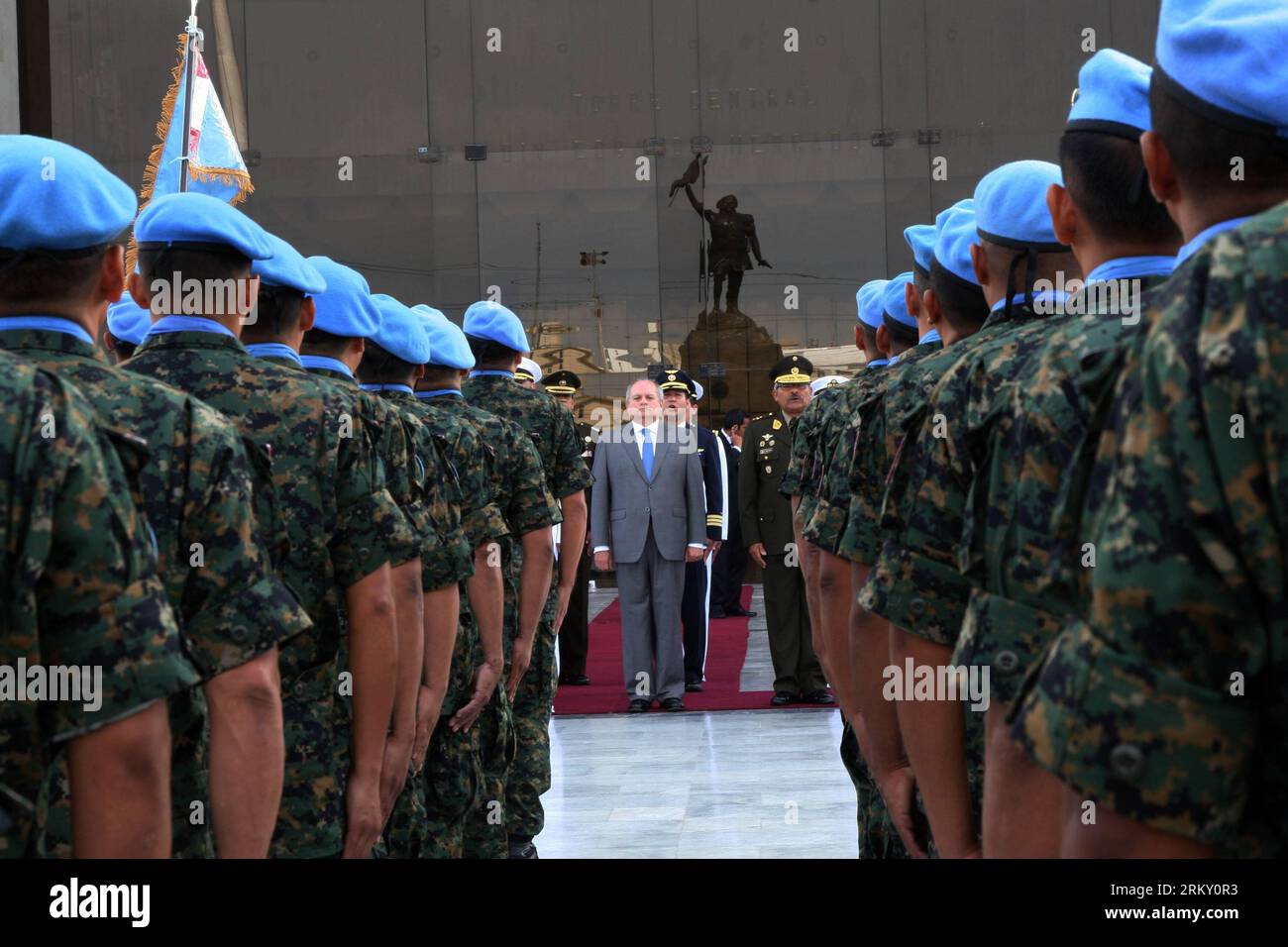 Peru armee hi-res stock photography and images - Alamy