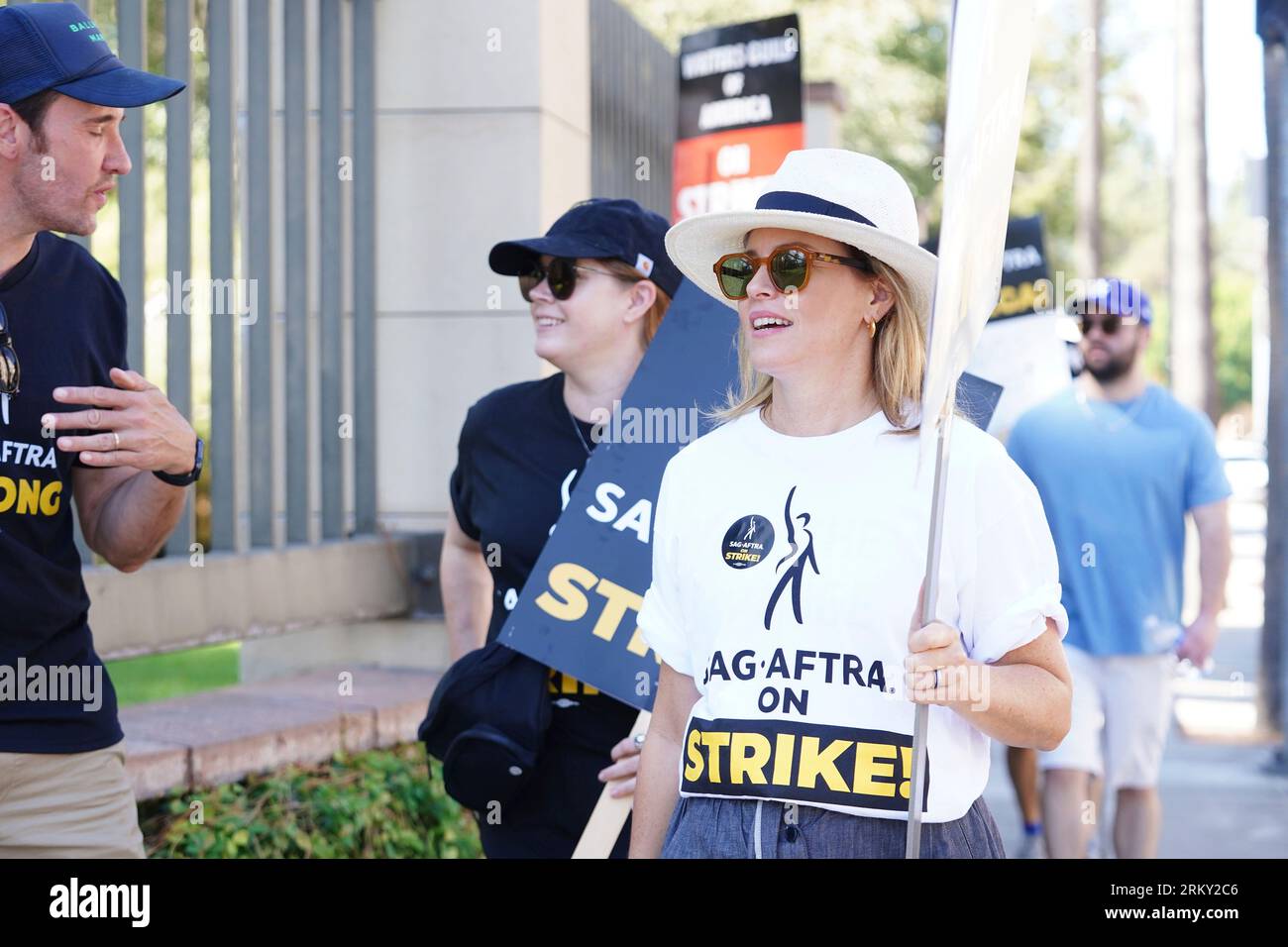 Photo by: gotpap/STAR MAX/IPx 2023 8/25/23 Elizabeth Banks and Amy ...