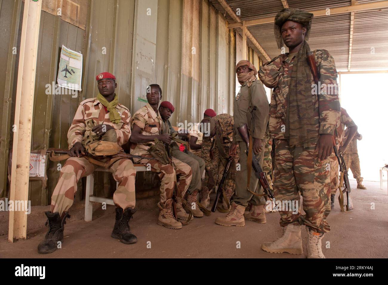 Mali militar hi-res stock photography and images - Alamy