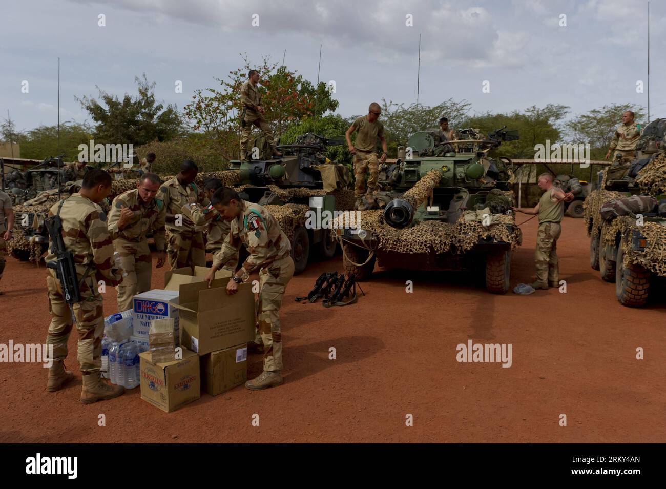 Mali militar hi-res stock photography and images - Alamy