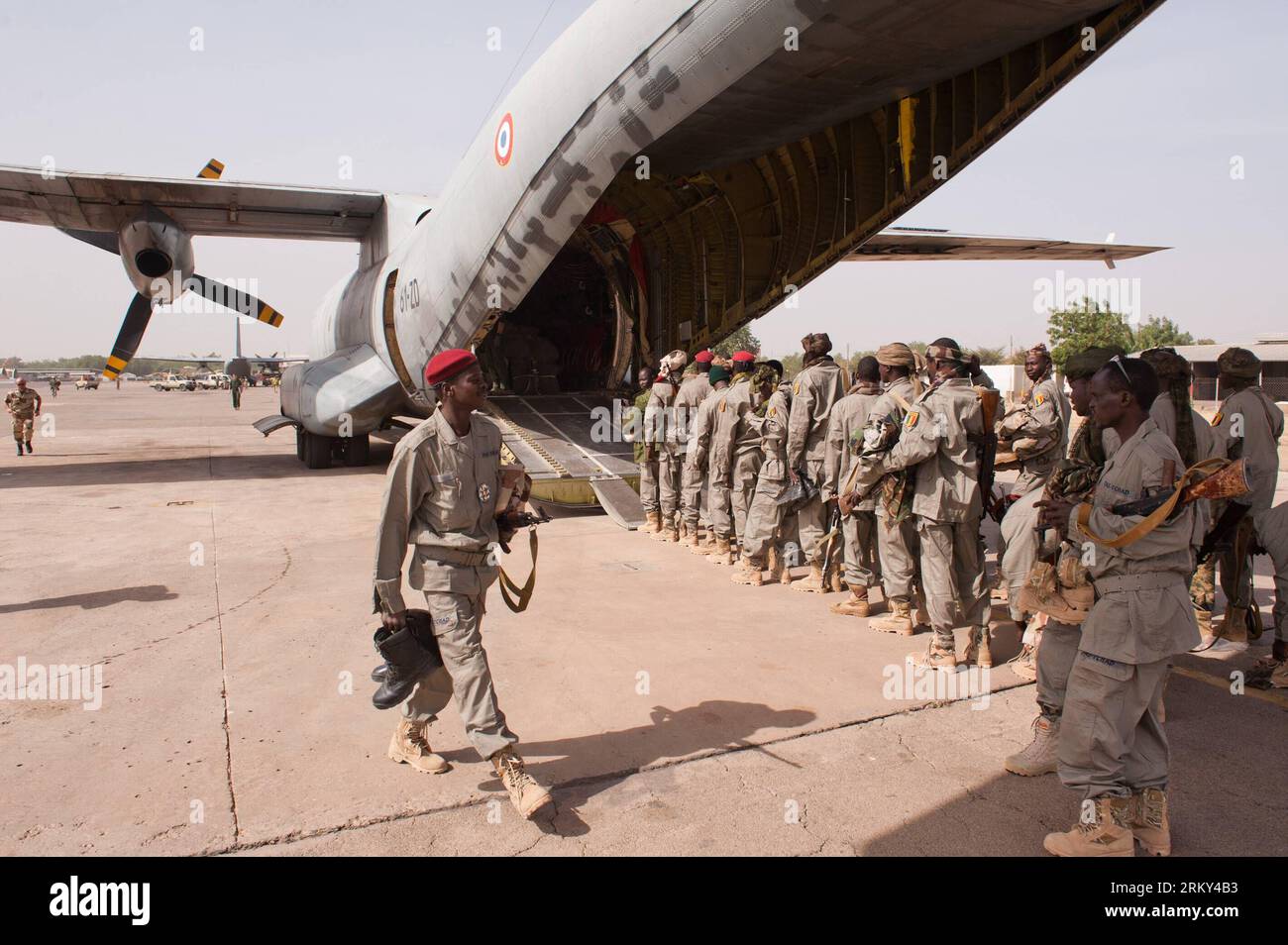 Mali militar hi-res stock photography and images - Alamy