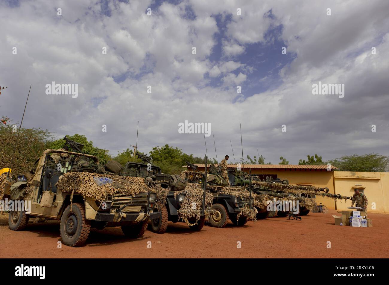 Mali militar hi-res stock photography and images - Alamy