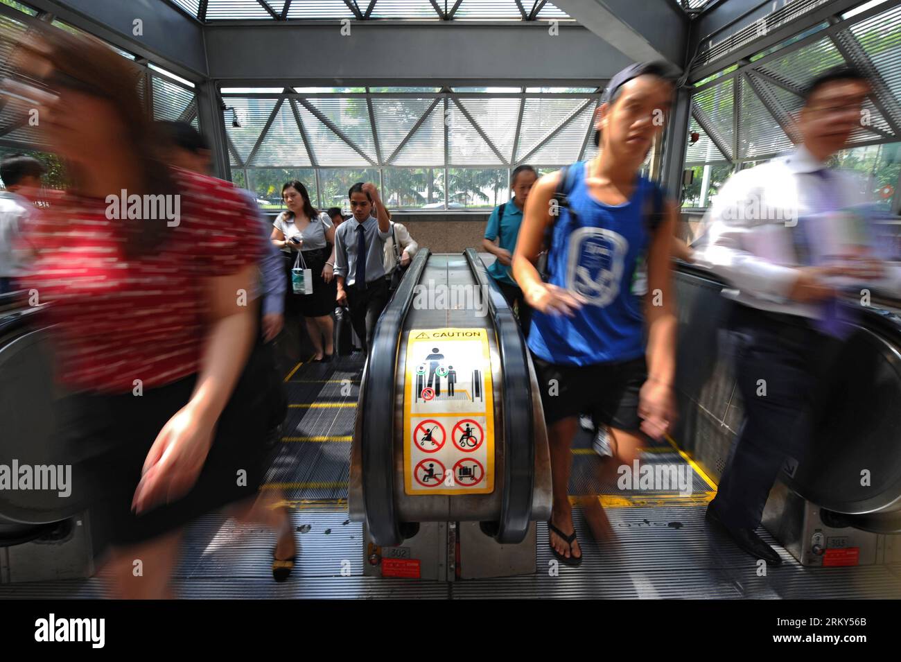 Mrt stations hi-res stock photography and images - Alamy