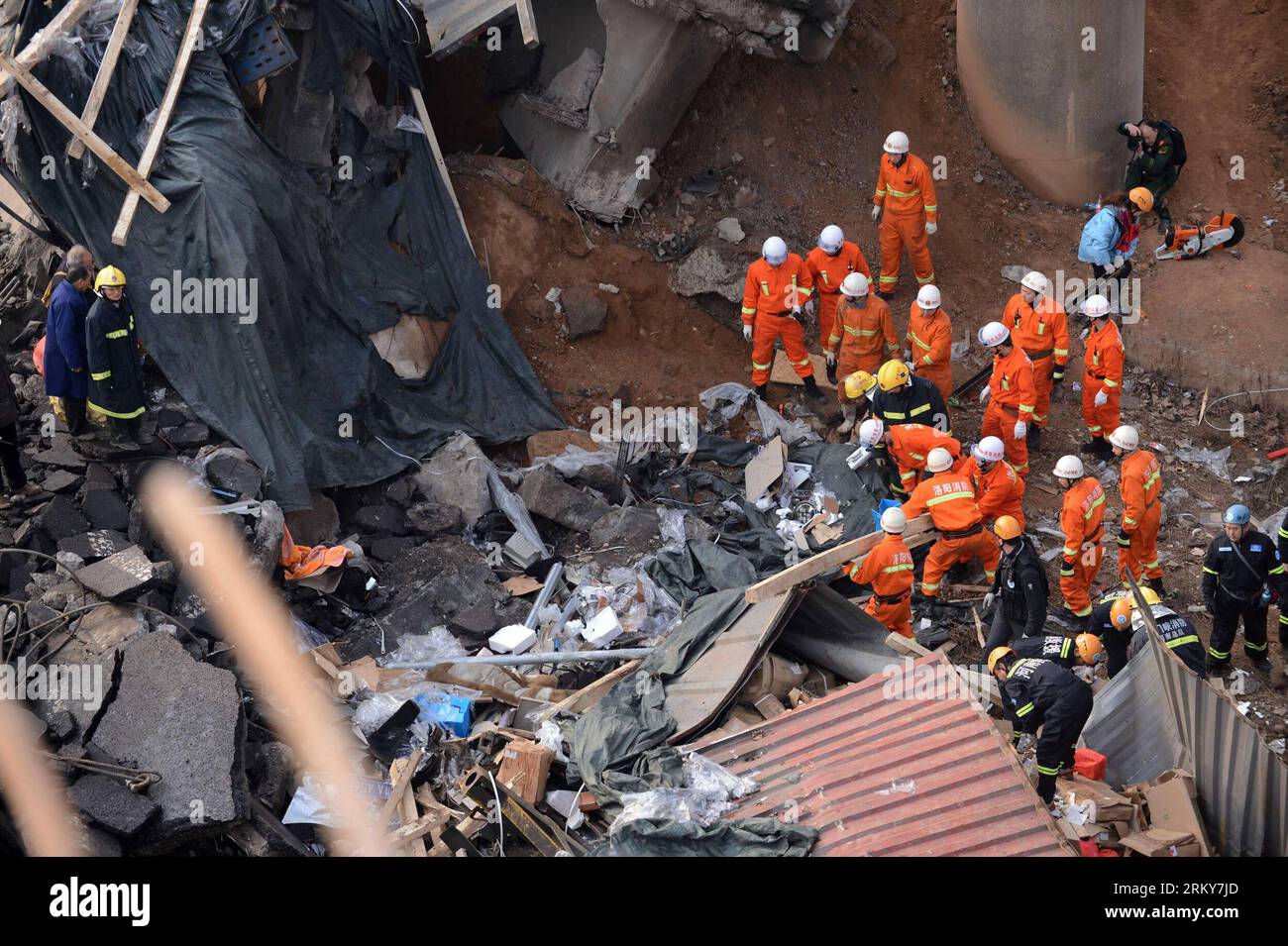 Explosives truck hi-res stock photography and images - Alamy