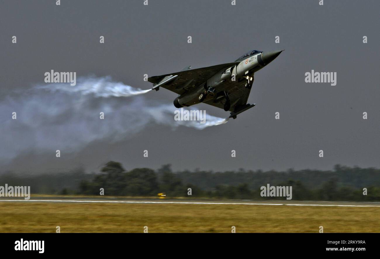 Indian tejas aircraft hi-res stock photography and images - Alamy