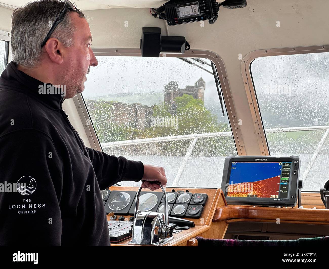 Hydrophone underwater hi-res stock photography and images - Alamy