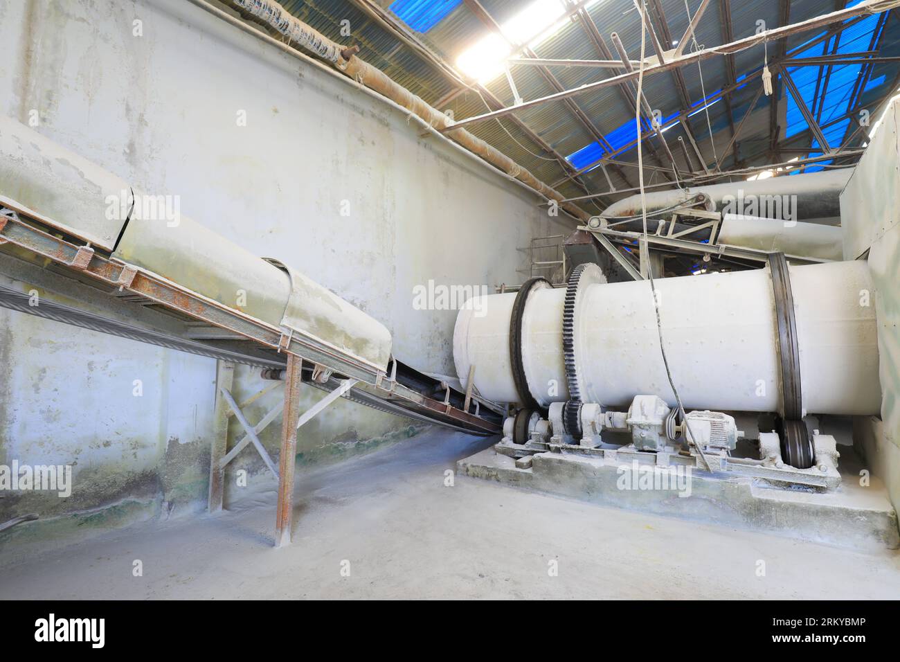 Compound fertilizer production line in a factory, China Stock Photo - Alamy