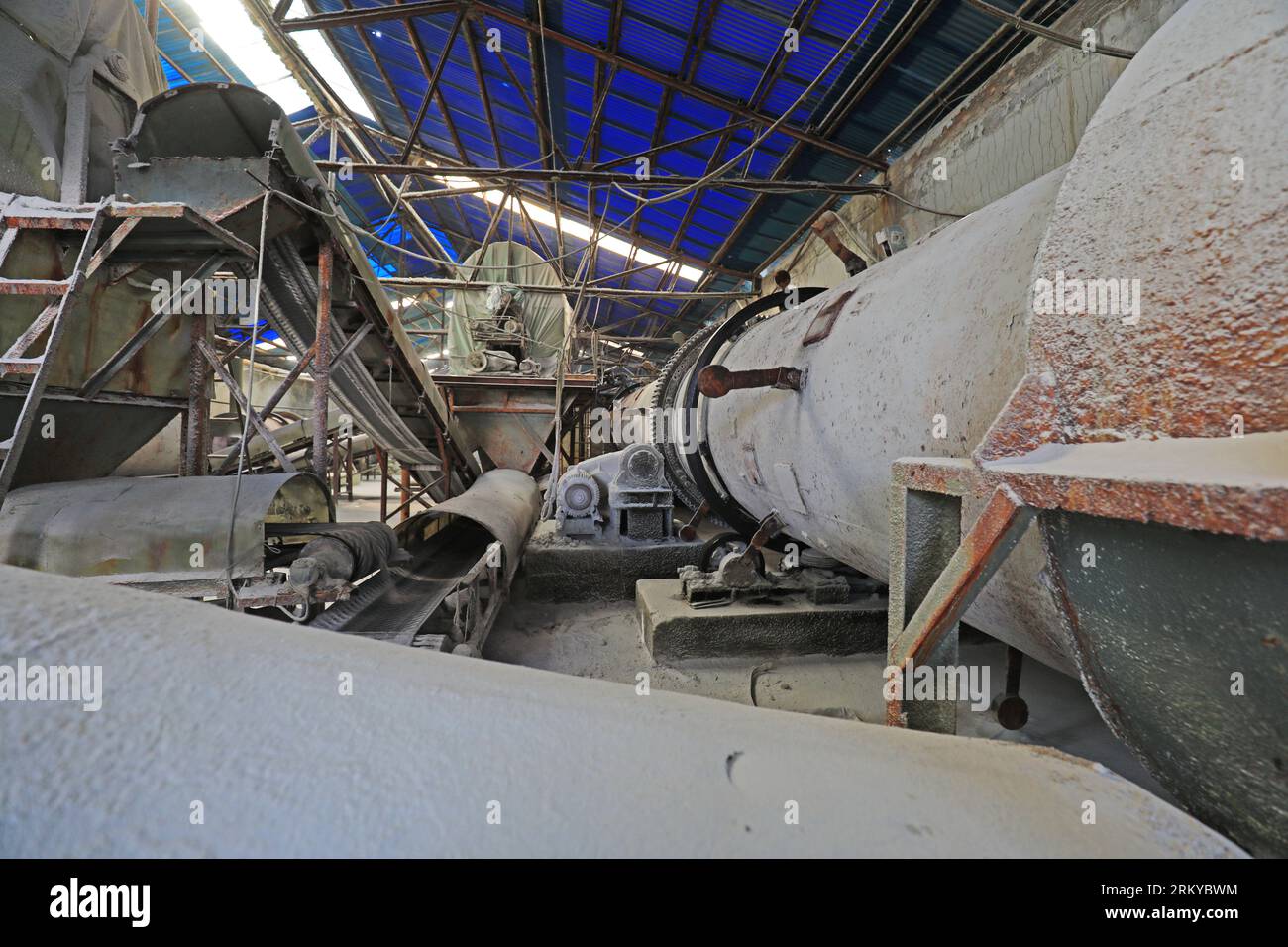 Compound fertilizer production line in a factory, China Stock Photo - Alamy